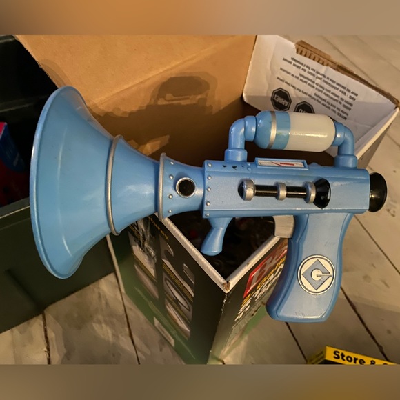 Toys | Fart Blaster Despicable Me Minion Gun Thinkway Toys Universal ...